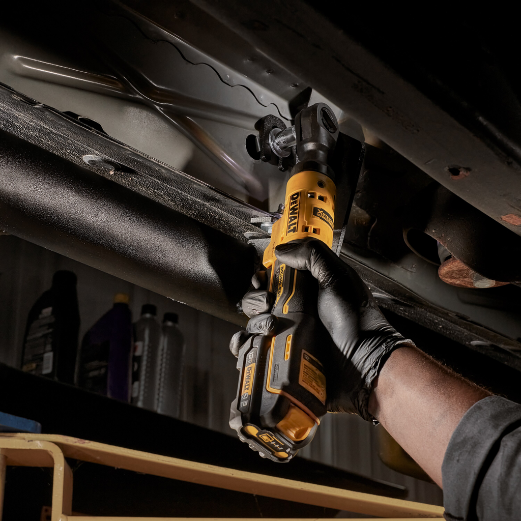 DEWALT 12V MAX* XTREME Cordless Brushless 3/8 in Ratcheting Wrench Kit ...
