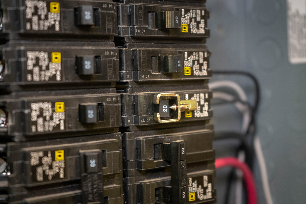 Garvin UBL1 Universal Breaker Lock Out Device, Steel | Viking Electric